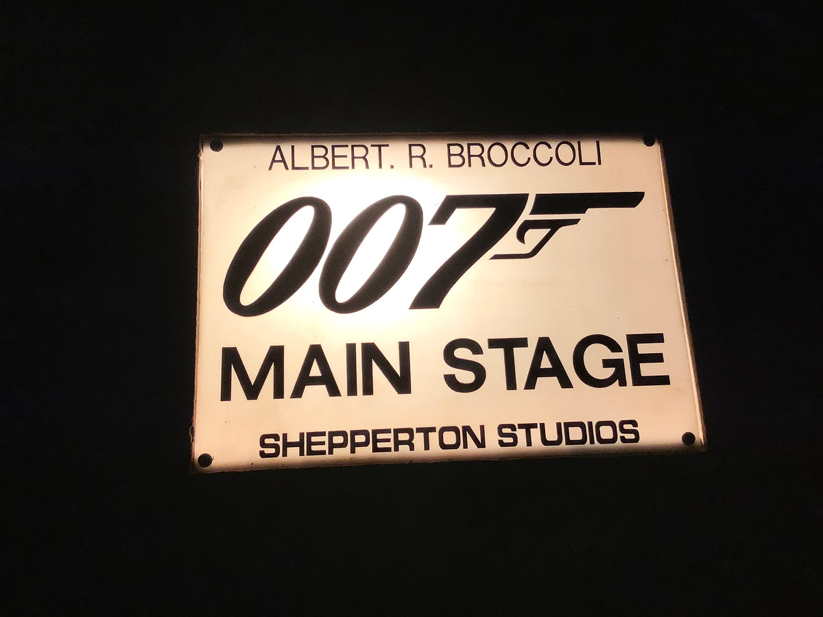 007 Upcycled stage lamp (Albert Broccoli) – Bleu Furniture